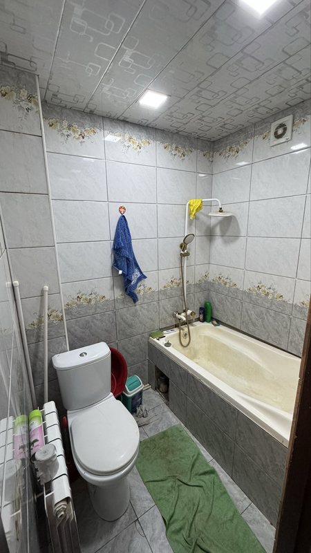 Urganch shaxrida 2 honali 3 honali qilingan 73KVm uy