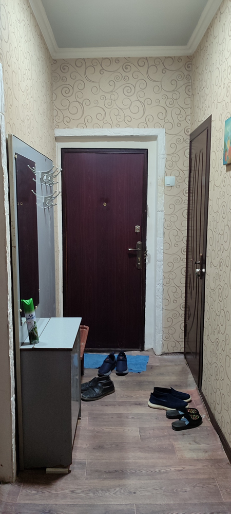 Срочно продается ,,Феруза,, 2 комн 3й этаж, ор-р Таксопарк