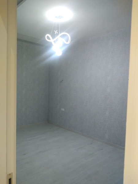 Yunusobod Xasanboyda Shaxar tarafda 3 urivinli 5 xonali katej sotiladi