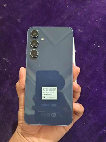 Samsung A55 yangi