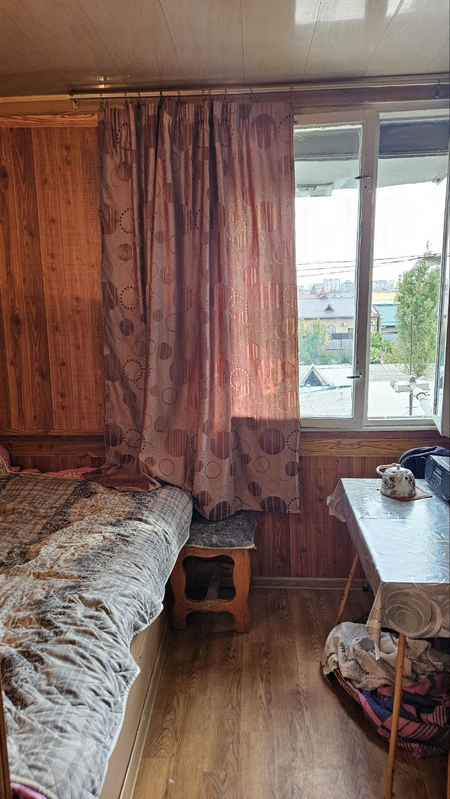1/4/5 балкон 2*3, площадь 37кв.М.Горького!