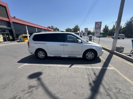 Kia carnival 2010