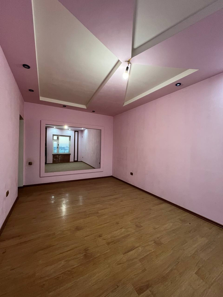 Паркентский, банковская,большая квартира