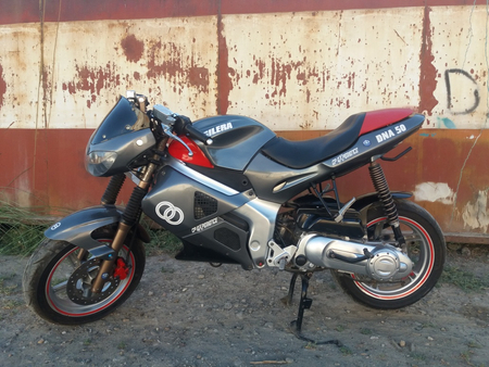 Укинг!!! Скутер Piaggio gilera dna 50 Италия мотор бузулган.