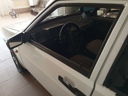 Vaz 2109 lada sotiladi