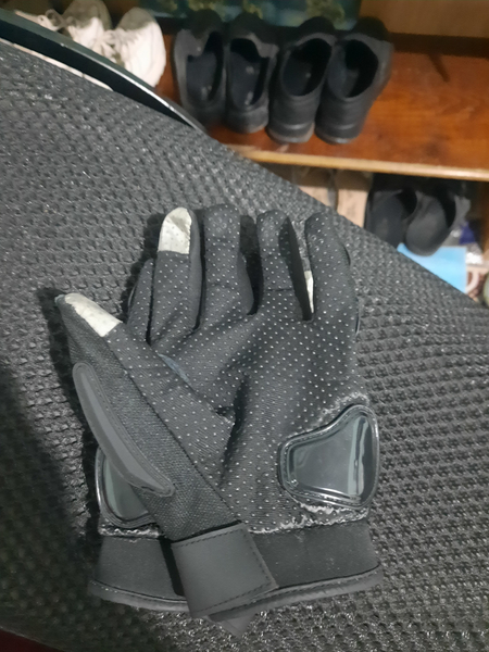 Perchatka moto sotiladi