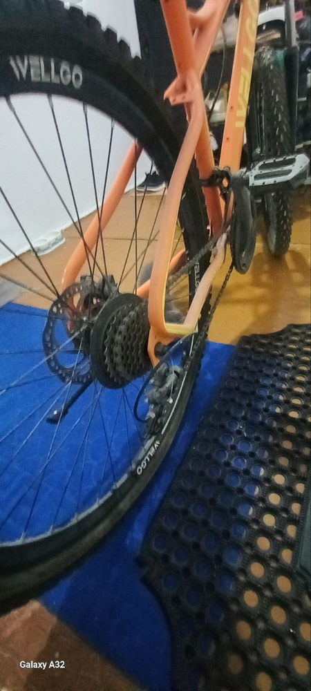 Velosiped sotiladi.