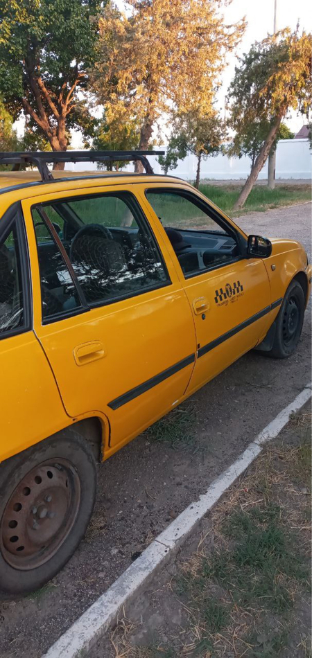 Нексия 1 сотилади