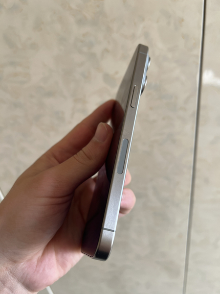 Iphone 15 pro max 98%