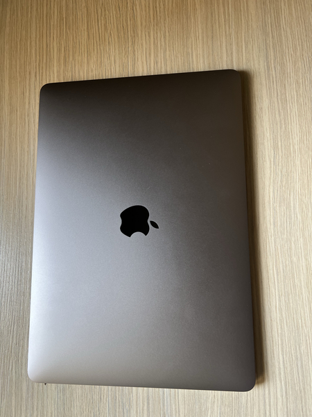 Macbook Air Space Gray 2020 / 29 cycle