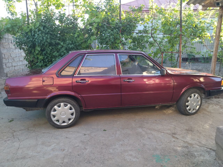Audi 80. B2. 1982 года. Метан 80.