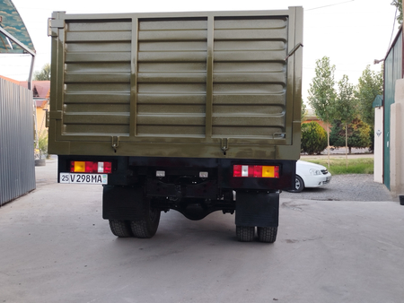 Zil 131 sotiladi
