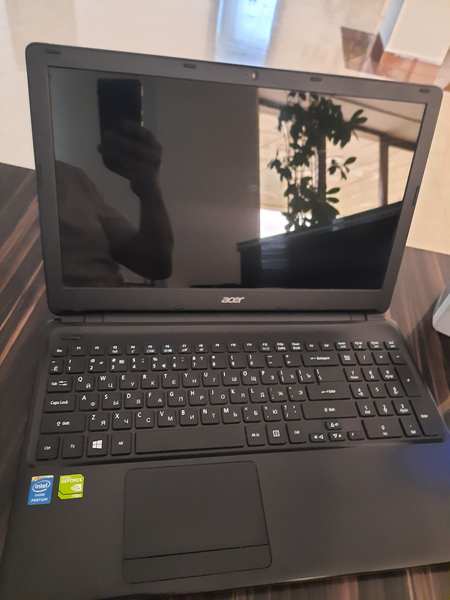 Acer noutbuk sotiladi