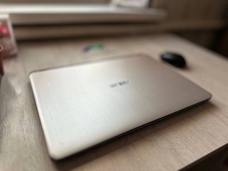 Ноутбук ASUS i3-6006H, 4GB