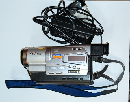 Видеокамера SONY Handycam model  CCD-TR618E video Hi8. видеокасета 8мм