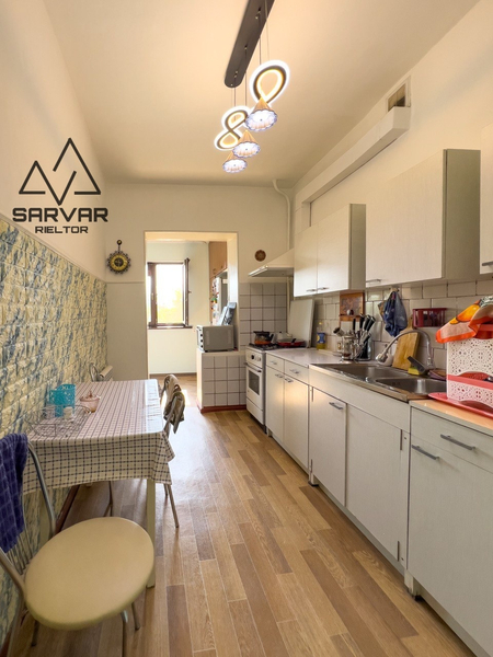 Продам 2/4/4 Буюк ипак Йули 77 серия