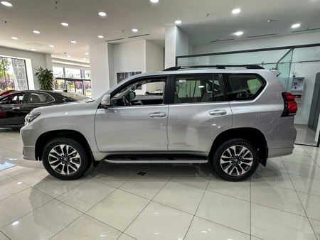 Toyota Land Cruiser Prado 2.7L 2023