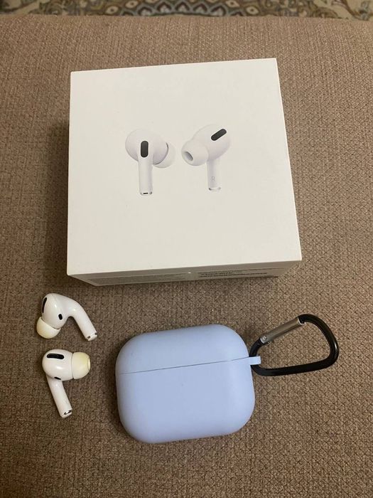 Apple AirPods Pro + коробка, чехол (состояние 4+)