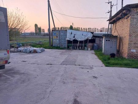 Продаётся 5000 м². производственная база в п.Байткургане.