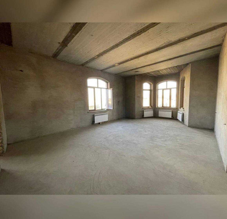Eshonguzar, Raycenter 12 sotok hovli sotiladi