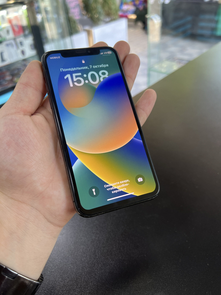 iPhone X                     .