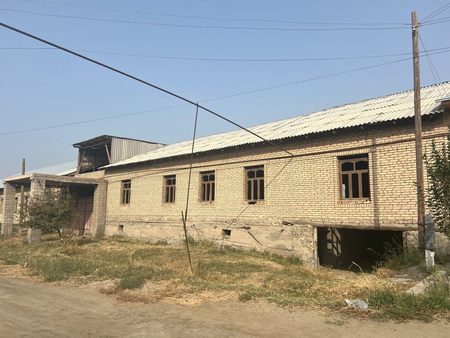 Uchastka sotiladi