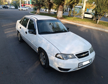 Сотилади NEXIA 2 DONC 1.6, люкс краскаси йўқ. Пр-г. 78500, и.й. 2015