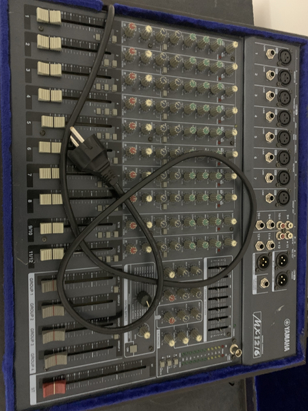 Микшер пульт Yamaha