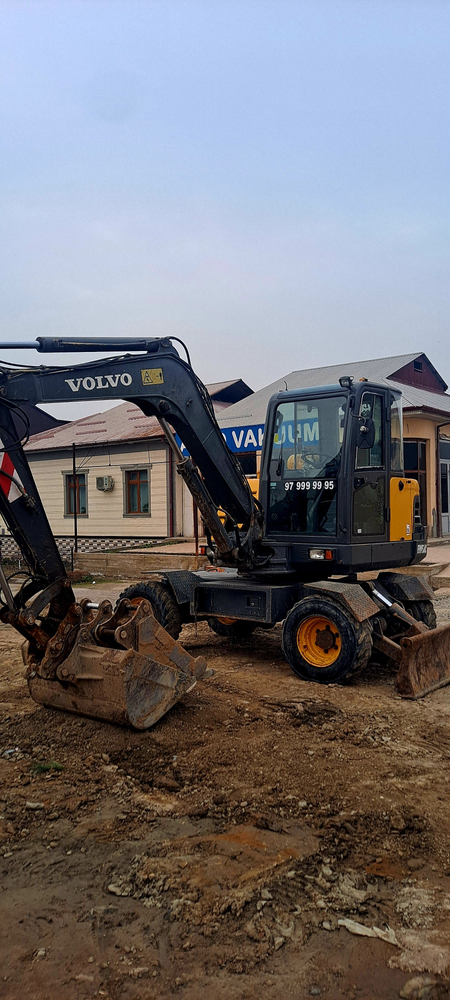 Volvo ekskavator sotladi