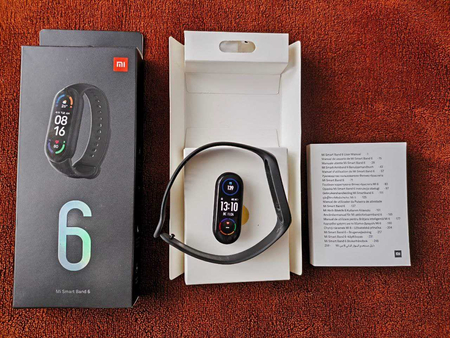 Часы mi band/ ми бэнд/ ми бенд 6 global версия б/у 2 шт. с ремешками.