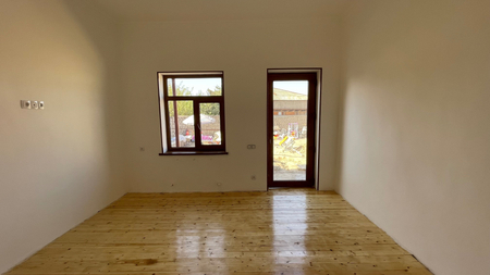 4 sotix Uchastka hovli