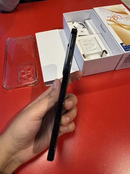 Honor 200lite garantyasi bor.