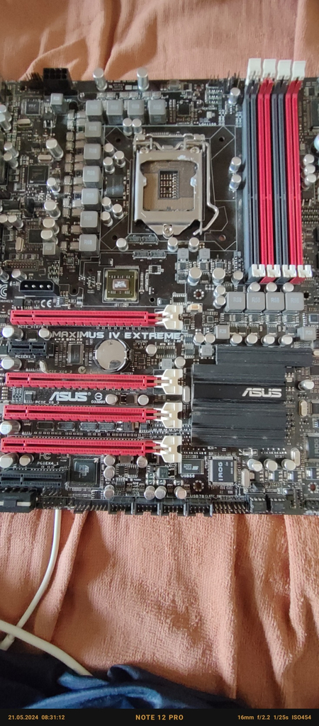 Материнская плата Asus maximus 4 extreme