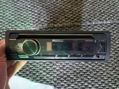 Продам Pioneer Deh - DEH S4150BT в отличном состоянии автомагнитолла