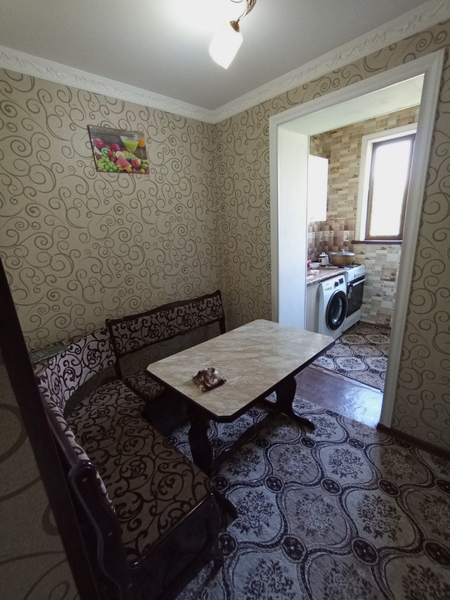 .Продам 1х2комнатную балкон 2х6метр под евро 42м2 мебельтехника 45,5$.