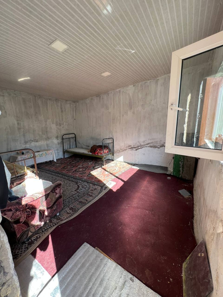 Продается дом Янгиюльский район (халкобад )1,6 гектаров.