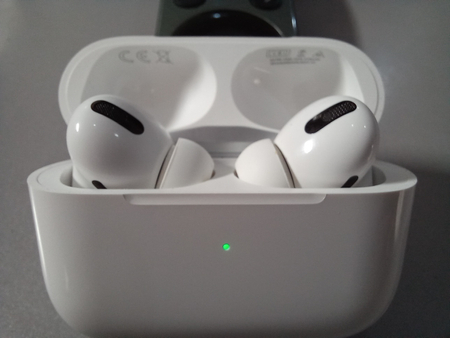 airpods pro 1:1 DUBAY airports