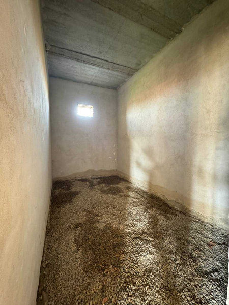 6.8 sotixli karobka hovli sotiladi.