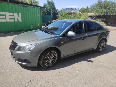 Продам Chevrolet CRUZE 2L TURBO.