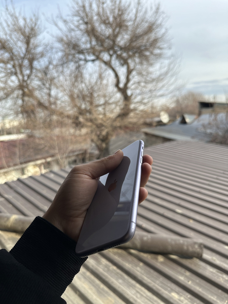 Iphone 11 holat zor ishlashida ayb yoq srochni sotladi pul zarur
