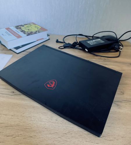MSI Noutbuk Core I7 10th Gen