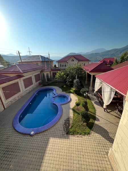 Dacha Qizil SARAY