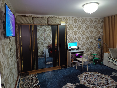 Срочно продаю 2 ком кв в Спутнике 4 . 2/2/2 кирпичный дом