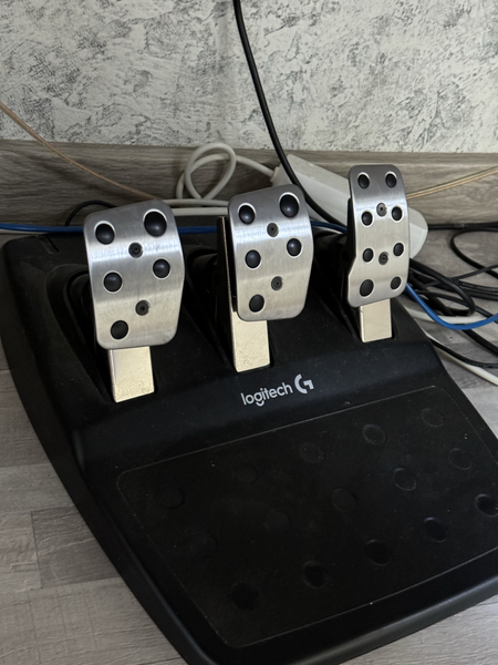 Logitech G игровой набор руль,педали,коробка передач