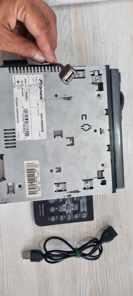 Pioneer. DEH-P6050UB