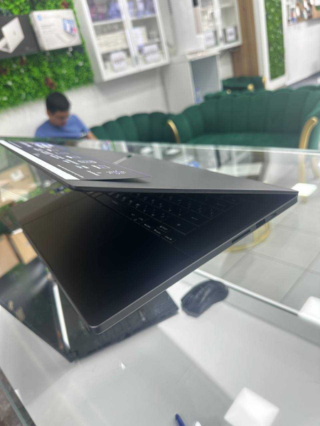 Asus ROG Zephyrus G16/16GB LDDR5/512GB SSD/RTX4050 6GB/16.
