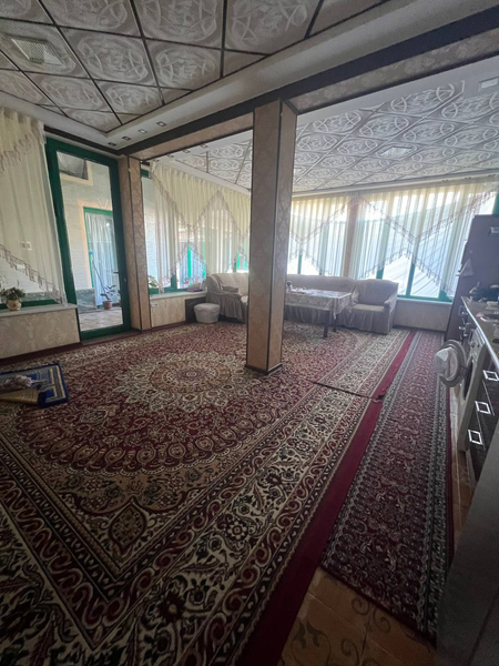 Яккасарой саламатинада 4 сотих+2,4 сотих углавой участка сотилади.