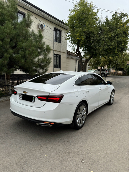 Malibu2 2LTurbo srochna sotiladi