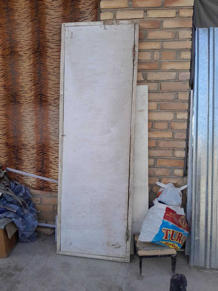 Деревянная дверь