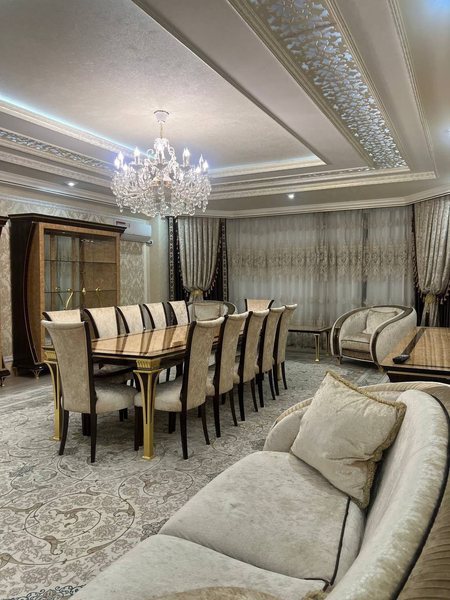 ПРОДАЕТСЯ 4/3/8
НОВОСТРОЙКА 
на Алайском Ц-2
ор-р: Basri Baba
(Юнусаба